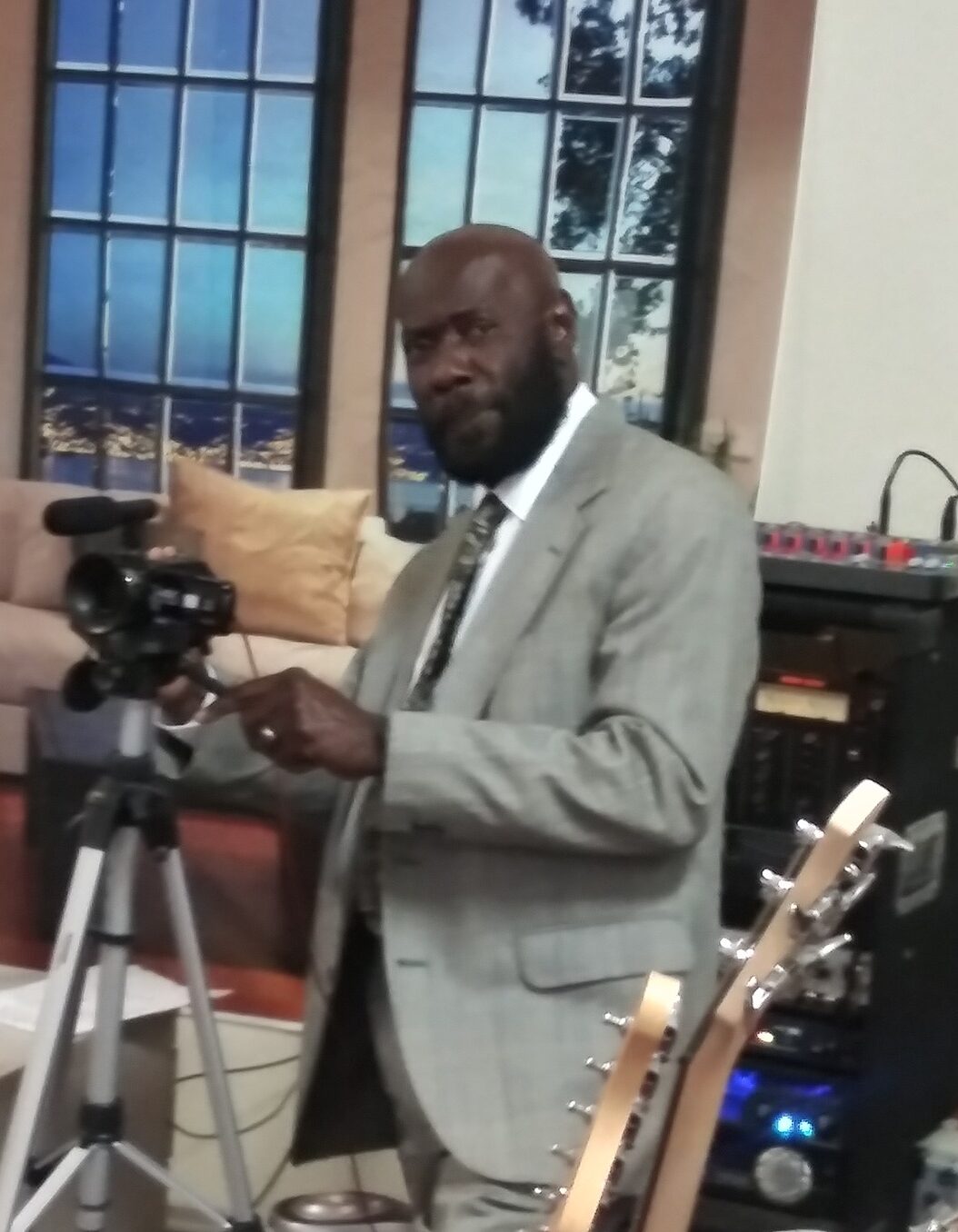 Pasteur Velima – Radio Famille Adoration